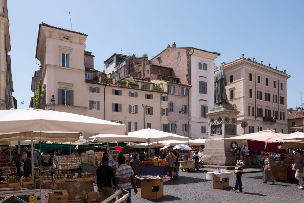 Where to go shopping in Rome city center | MEININGER Hotels